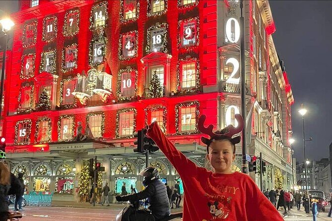 London Private Christmas Lights Taxi Tour with Pick Up - What Makes This Christmas Lights Taxi Tour Special?