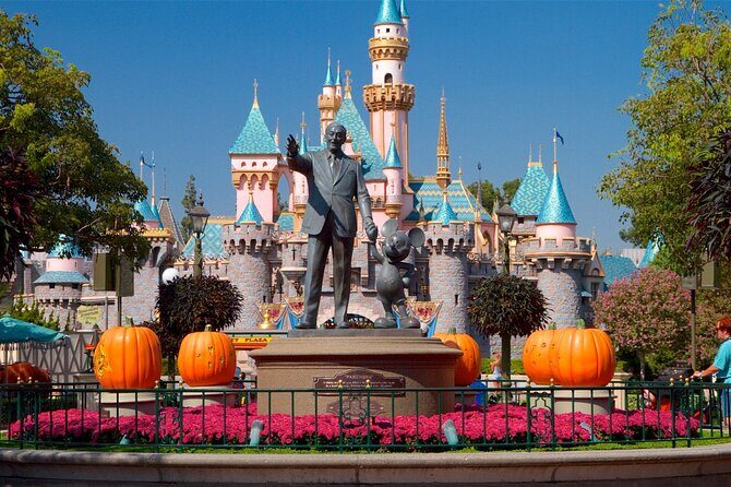 Los Angeles Airport LAX Transfer to Long Beach Hollywood Irvine - Who Should Consider This Service?