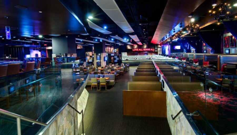 Los Angeles: Meal at the Hard Rock Cafe Hollywood - The Pros and Cons of Visiting Hard Rock Cafe Hollywood