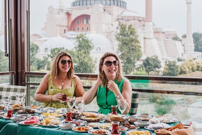 Love in Istanbul: Perfect Photo Moments at Iconic Locations - Locations and What They Offer