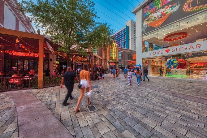 Luenell at Jimmy Kimmel's Comedy Club at the LINQ Promenade - Authenticity and Audience Engagement