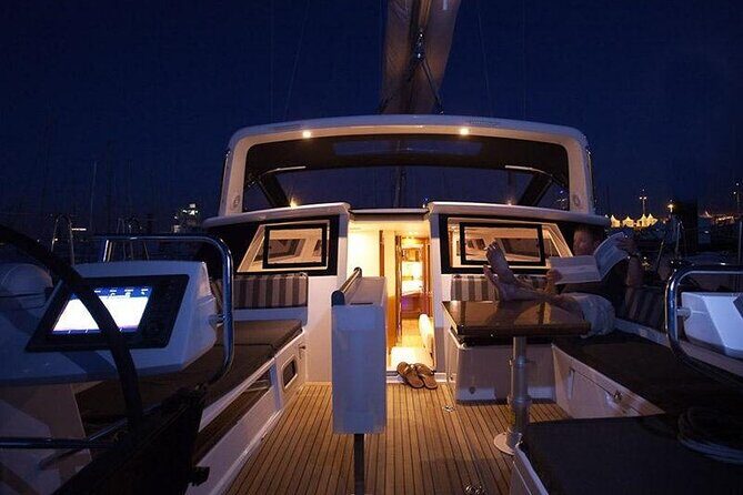 Luxury Diamond Head Sunset Sail - The Experience Itself: What to Expect