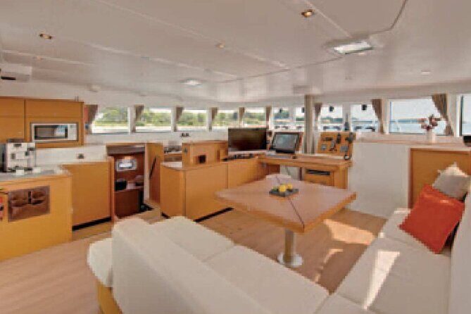 Luxury Hawaiian Sea Turtle, Dolphin Sail and Kona Snorkel - The Marine Environment: What Youll See and Do