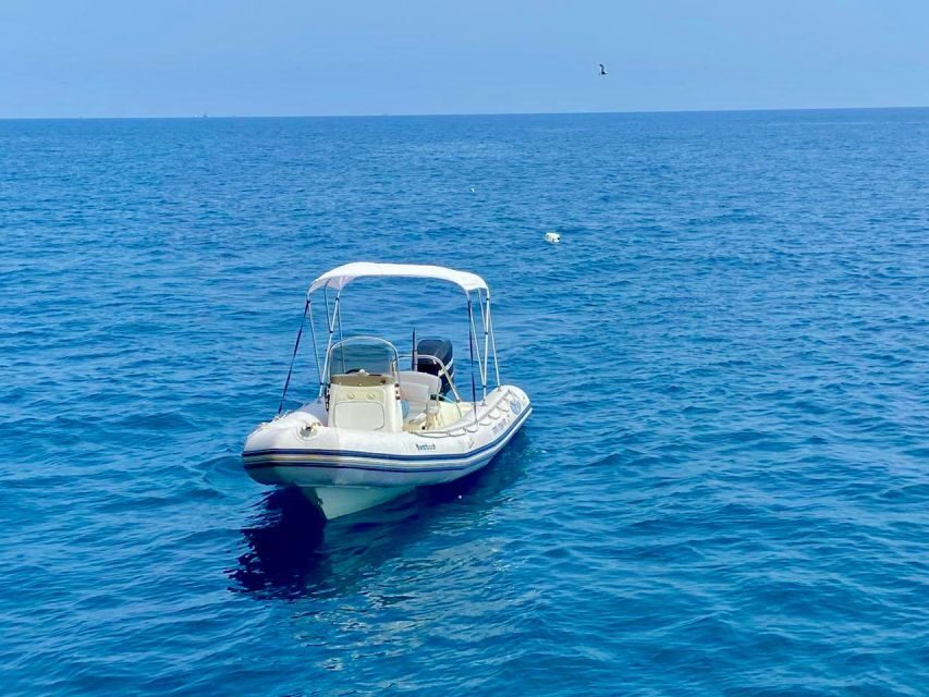 Madeira :Private boat trip along the coast w/ water activity - An In-Depth Look at the Madeira Coastal Private Boat Tour