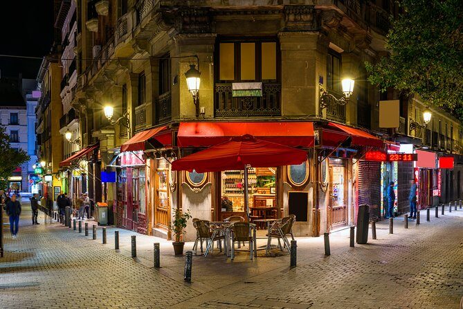 Madrid Private Night Walking Custom Tour with Tapa and a Drink - The Tapas & Drink Stop