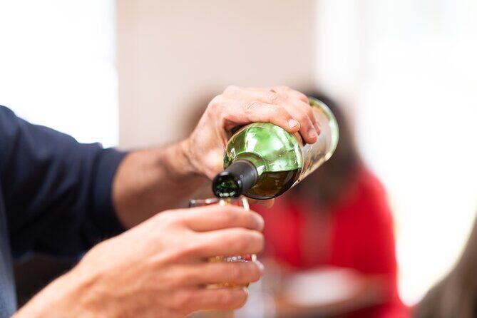 Maine Wine and Mead Tasting in Wiscasset - Group Size and Accessibility