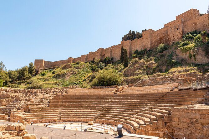 Malaga Scavenger Hunt and Sights Self-Guided Tour - Itinerary Breakdown: From Historical Landmarks to Hidden Gems