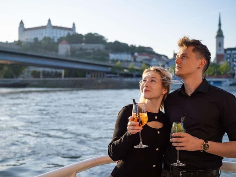 Malalata Party: Music cruises by sightseeing boats - The Experience: What to Expect
