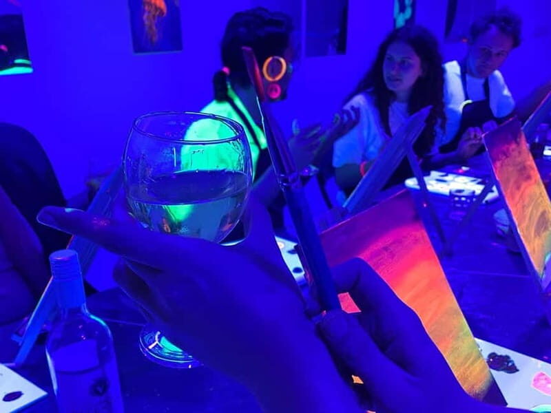Malta: Glow-in-the-Dark Drink & Paint Experience - A Closer Look at the Experience