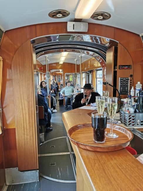 Mannheim: City tour with the historic streetcar - Exploring Mannheim on a Historic Streetcar