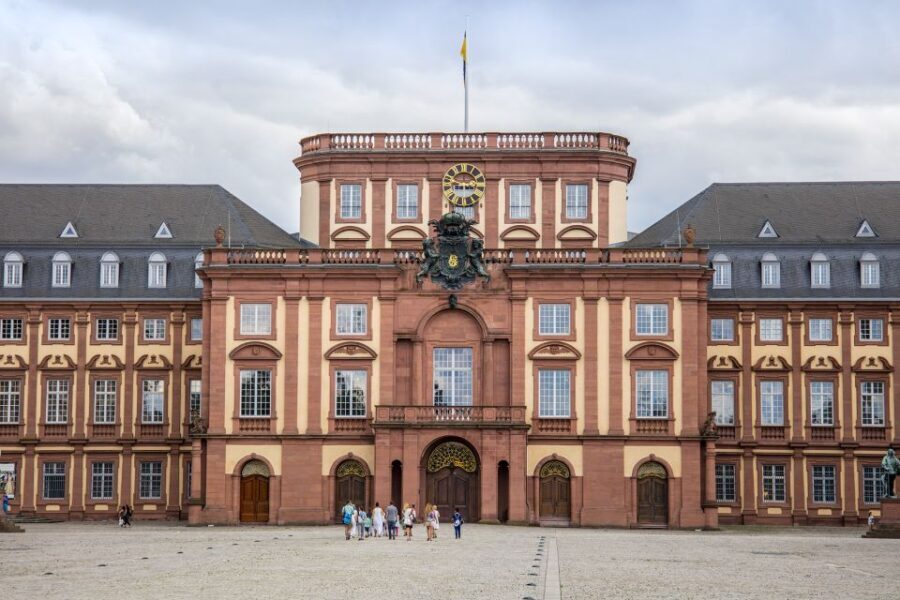 Mannheim, guided costume tour: Tour with Night Watchman - What You’ll See and Experience