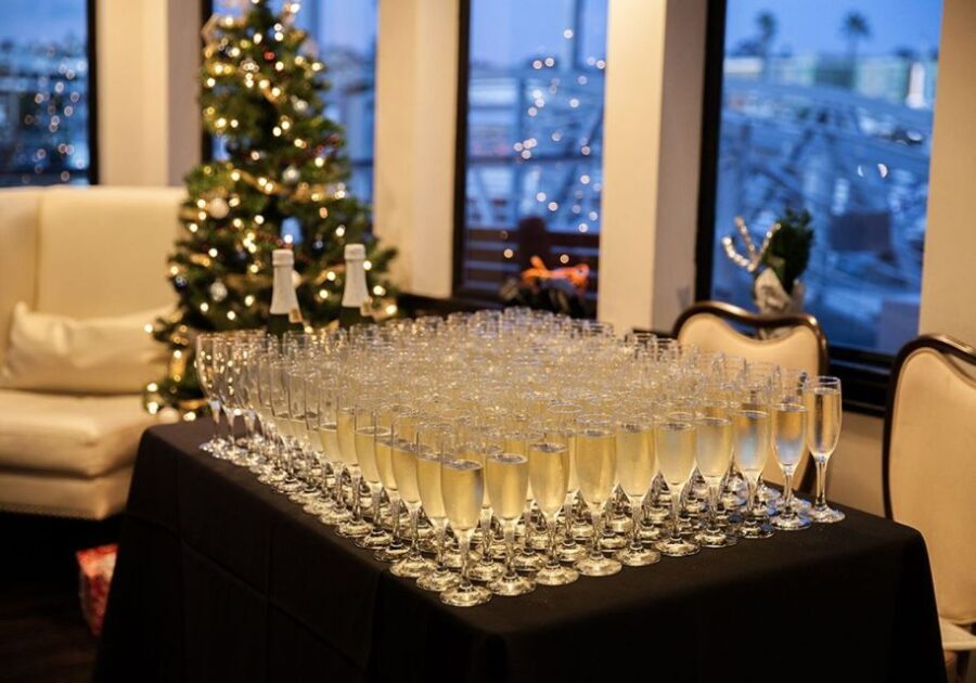 Marina Del Rey: Christmas Day Buffet Brunch or Dinner Cruise - The Price and Its Value