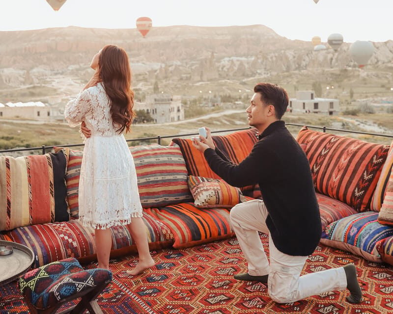 Marriage proposal surprise with breakfast balloons - The View and Atmosphere