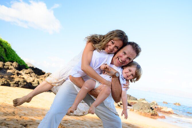 Maui Family and Couple Beach Photo Session - The Scenic Setting