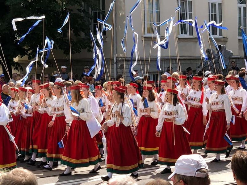 Medieval Tallinn 2-Hour Old Town Walking Tour - Authentic Experiences and Highlights from Reviewers