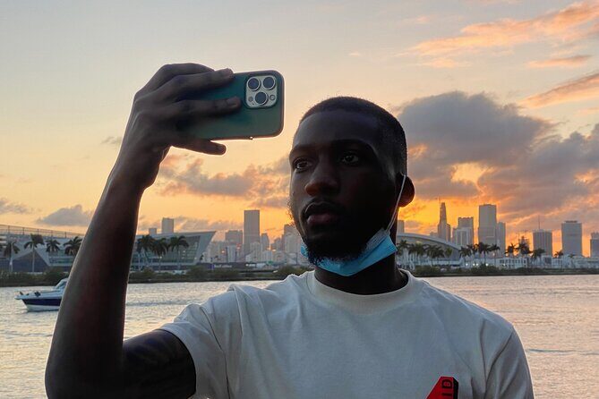 Miami: 75 Minute Sunset Boat tour and Sightseeing - The Sum Up