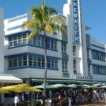 Miami : Art Deco & South Beach Walking Tour with a Guide - The Streets of Mobsters & Celebrities
