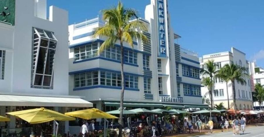 Miami : Art Deco & South Beach Walking Tour with a Guide - The Streets of Mobsters & Celebrities