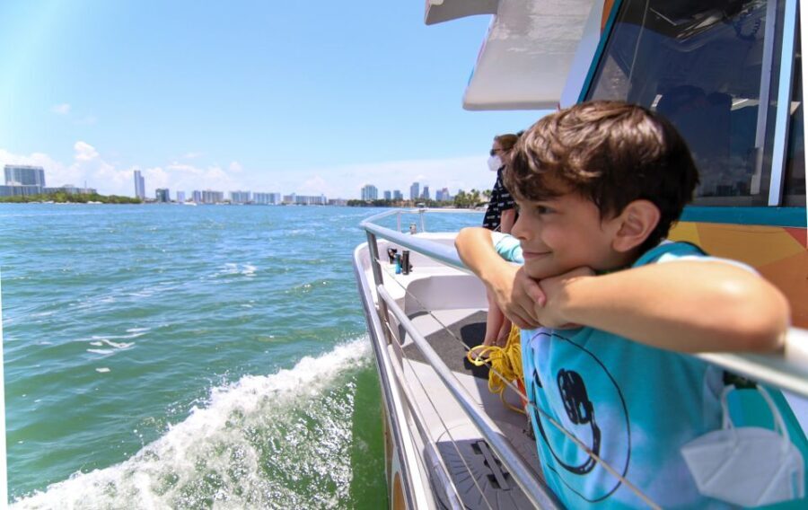 Miami: Biscayne Bay Celebrity Homes Sightseeing Cruise - What to Expect from the Biscayne Bay Celebrity Homes Sightseeing Cruise