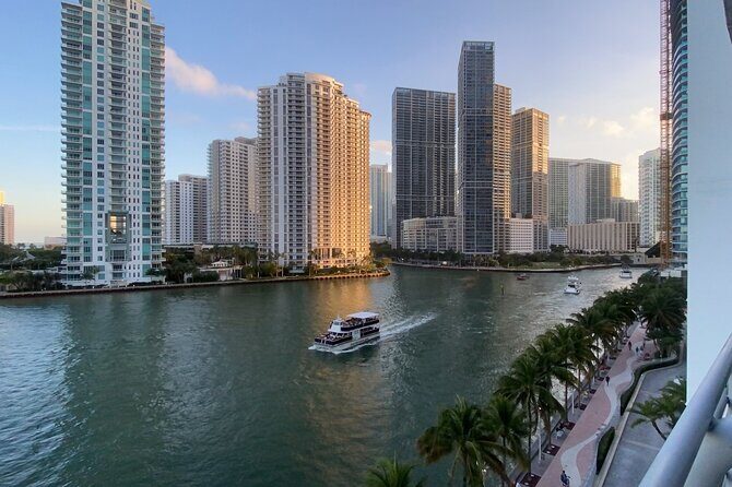 Miami: Biscayne Bay Star Island Sightseeing Cruise+Miami Skyline - A Closer Look at the Biscayne Bay Sightseeing Cruise