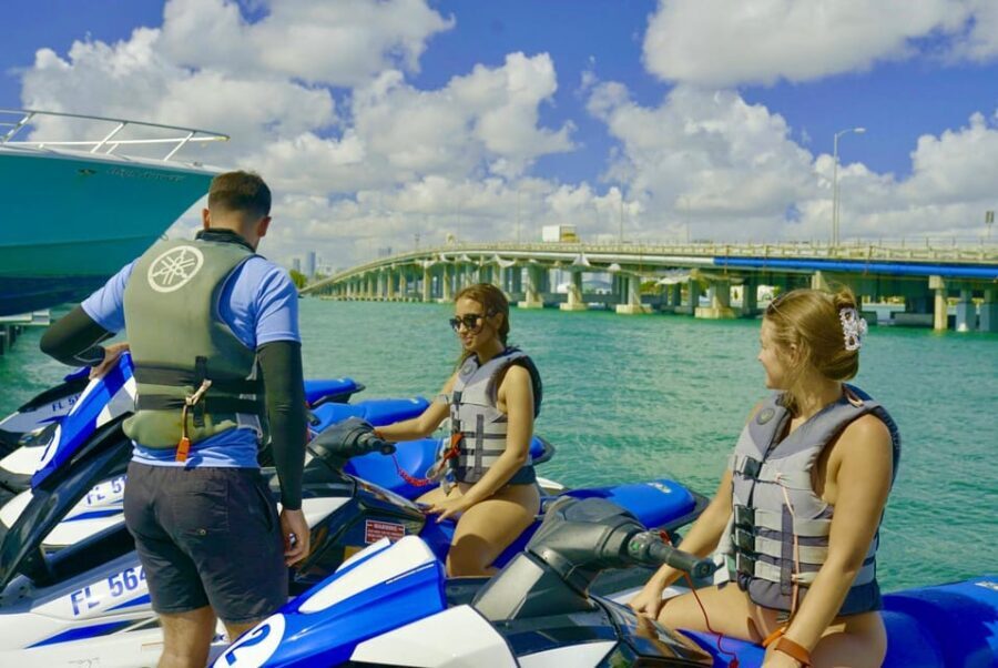 Miami: Jet Ski Riding from South Beach - The Equipment & Safety