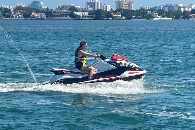 Miami: Jetski Tour of Millionaire Homes - Discovering Miami from the Water