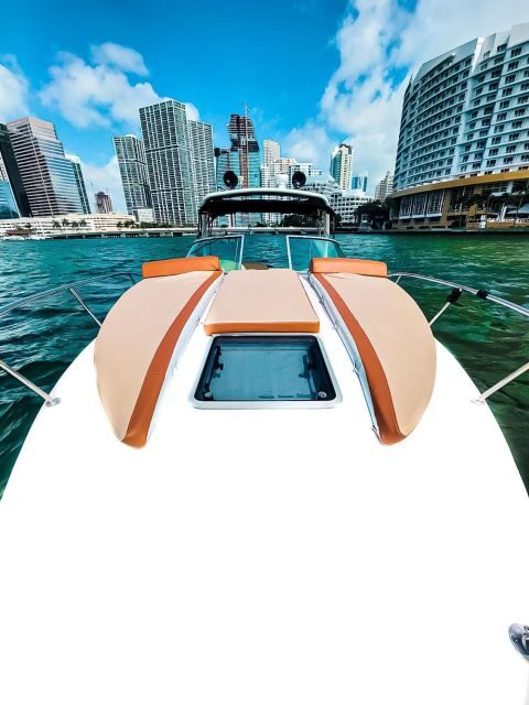 Miami: Private Boat Cruise and Tour with Captain - A Thorough Look at the Miami Private Boat Tour