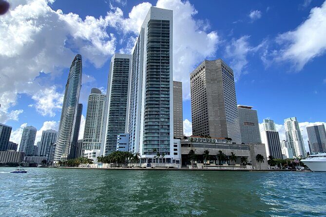 Miami Skyline Cruise to Millionaire's Homes from South Beach - How the Experience Feels in Practice