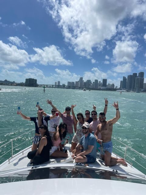 Miami Yacht Rental with Jetski, paddleboards, Inflatables - The Mesmerizing Scope of the Tour