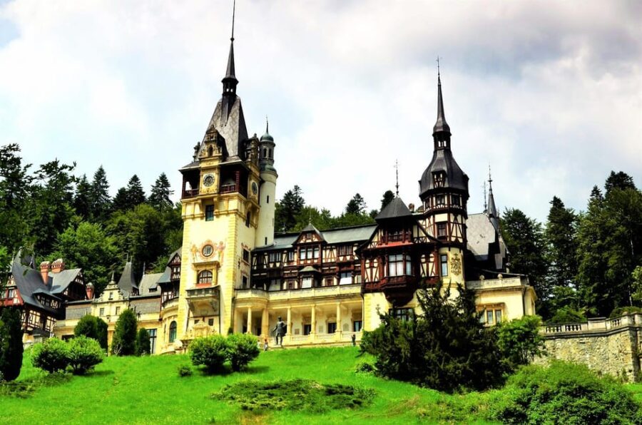 Minivan 8 Places : Dracula Castle, Peles, & Brasov Day Tour - The Practicalities