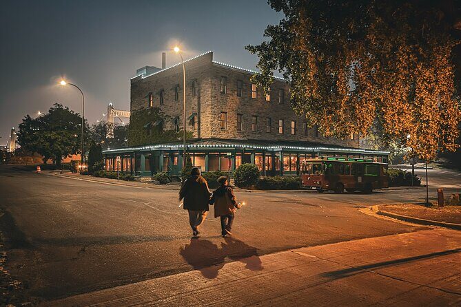 Minneapolis Candlelight Ghost Trolley Tour - Who Should Consider This Tour?