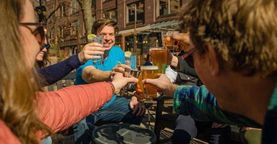 Minneapolis: History and 4-Bar Crawl Guided Walking Tour - Exploring Minneapolis’s History and Bar Scene
