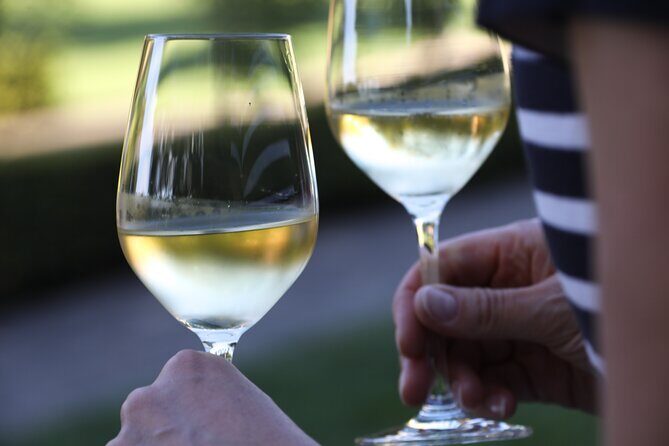 Minoan Path: Knossos Palace, Winery Visit, Lunch at Archanes - Lunch in Archanes: Savoring Crete’s Flavors