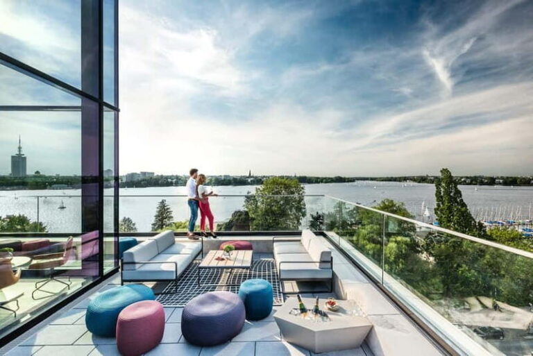 Moin Comedy Club: Rooftop Comedy mit Blick auf die Alster - Who Should Consider This Experience?