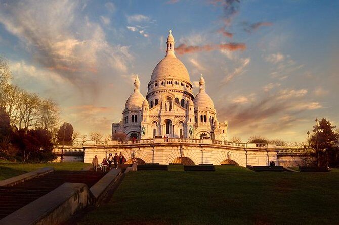 Montmartre & Sacré Coeur Private Historical 2-Hour Walking Tour in Paris - The Itinerary Breakdown
