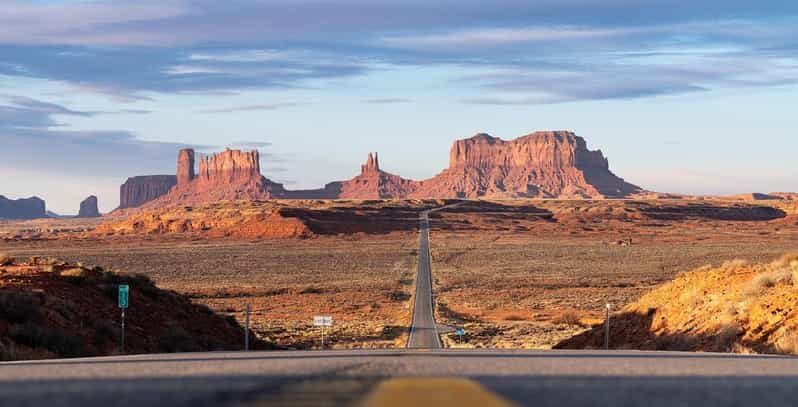 Monument Valley: Cultural Tour with Dinner and Entertainment - The Itinerary in Detail