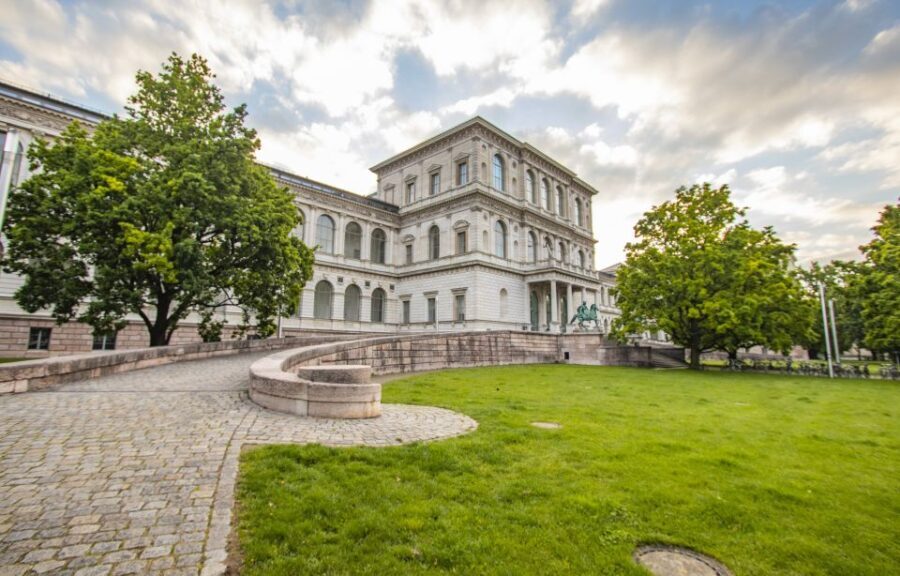 Munich: Capture the most Photogenic Spots with a Local - Why This Tour Offers Good Value
