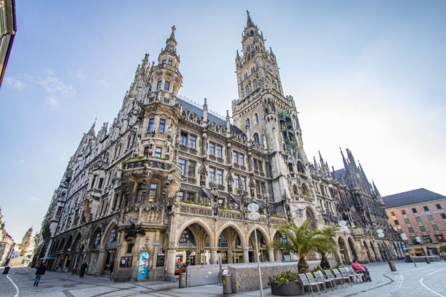 Munich: Express Walk with a Local in 90 minutes - The Itinerary: What to Expect on Your 90-Minute Walk
