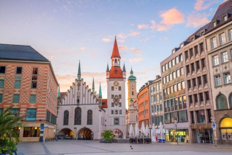 Munich Old Town and English Gardens Private Walking Tour - The Itinerary in Detail