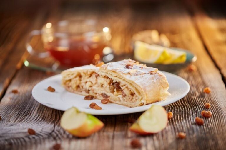 Munich: Traditional German Food and Old Town Private Tour - An In-Depth Look at the Different Tour Options