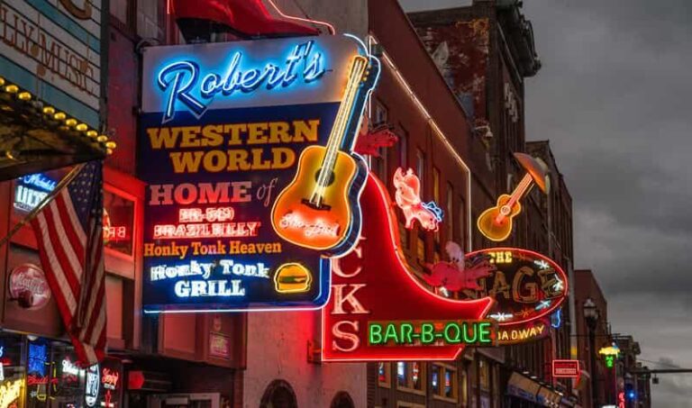 Nashville: Music History and Moonshine Pub Crawl - The Pros of This Tour