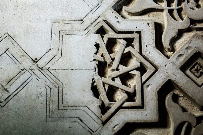 Nasrid Crafts: Only plasterwork workshop in the Alhambra - Authenticity and craftsmanship in practice