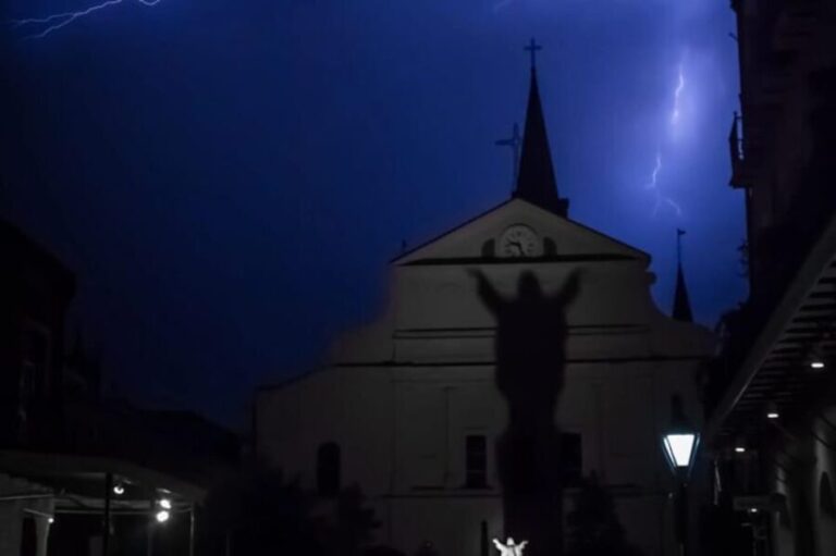 New Orleans: Historical Ghost Bus Tour - The Itinerary in Detail