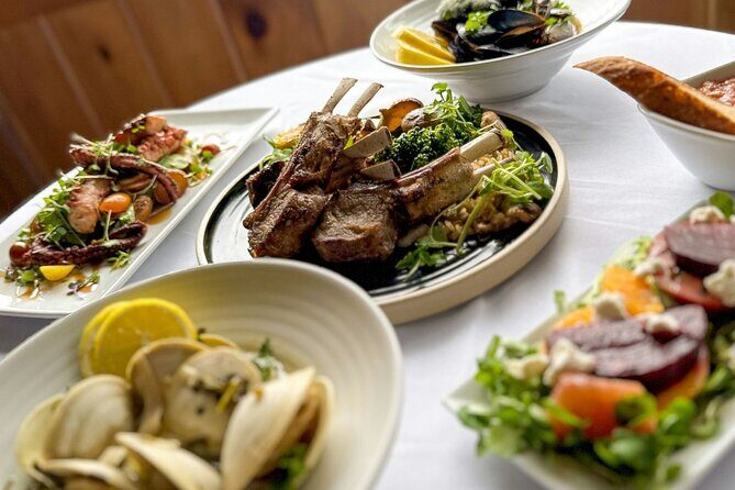 New York City Dinner Cruise with Live Music - Dining Experience: Food and Drinks on Deck