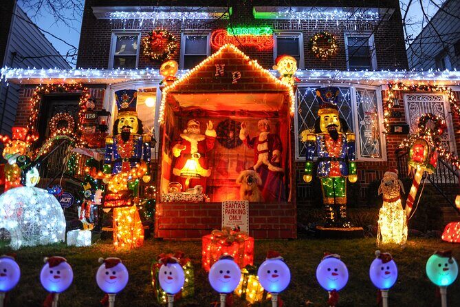 New York: Dyker Heights Christmas Lights Guided Tour - The Neighborhood: Dyker Heights