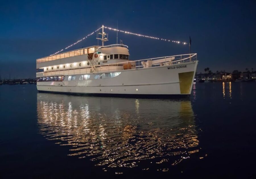 Newport Beach: Christmas Eve Buffet Brunch or Dinner Cruise - Whos This Cruise For?