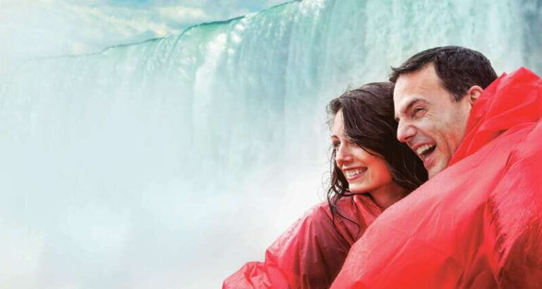 Niagara Falls, Canada: Sightseeing Tour with Boat Ride - The Itinerary in Detail
