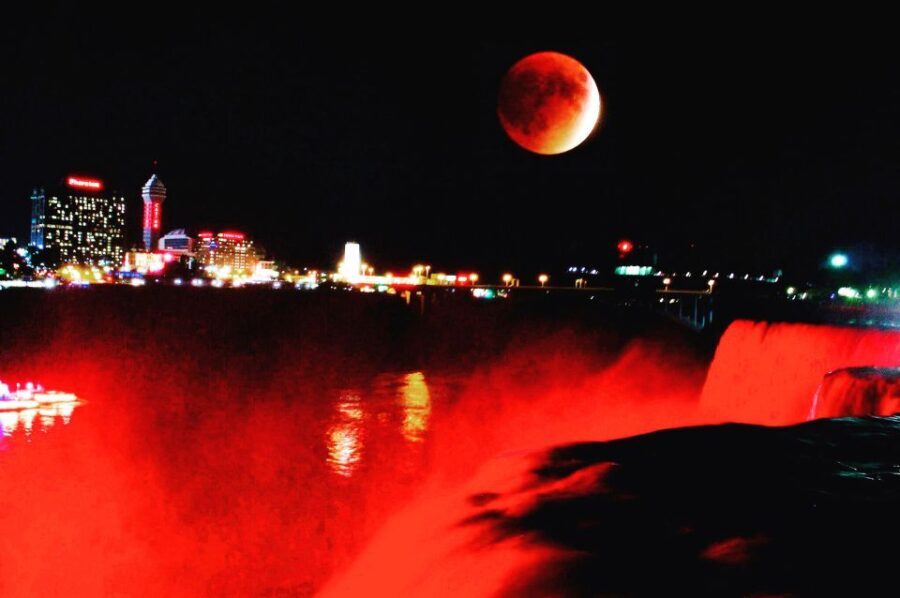 Niagara Falls: Mobsters & Mayhem Illumination tour - Who This Tour Is Best For