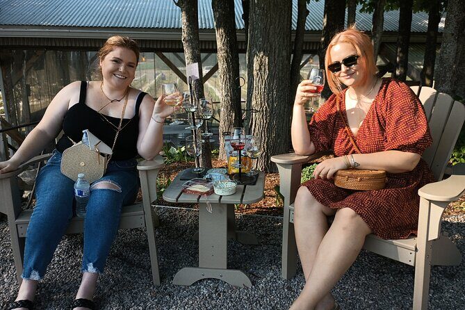 NON BUS Traverse City Singles Mingle Sunset Wine Distillery Tour - Why This Tour Stands Out