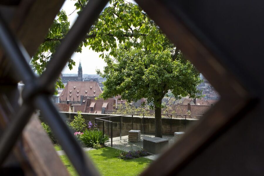 Nuremberg: Old Town Guided Walking Tour - Main Market Square – Heart of Old Nuremberg